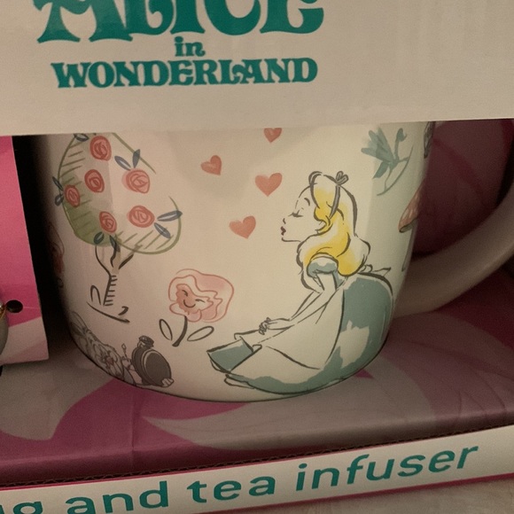 Disney | Kitchen | Disney Alice In Wonderland Mug And Tea Infuser Set ...